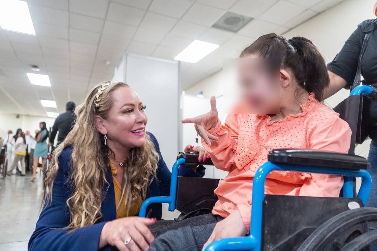 Gestiona Samantha Smith 50 sillas de ruedas para Guanajuato Capital ...